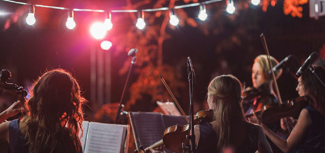 Concert "Evening in the City" - Enjoying Life